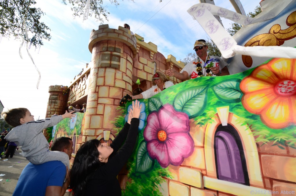 Mardi Gras Krewe of Tucks parade “rolls” on — toilet paper included ...